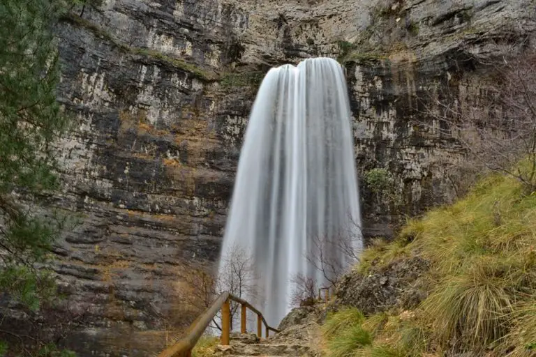 RÍO MUNDO: Nacimiento, Mapa, Chorros y todo lo que necesitas saber.