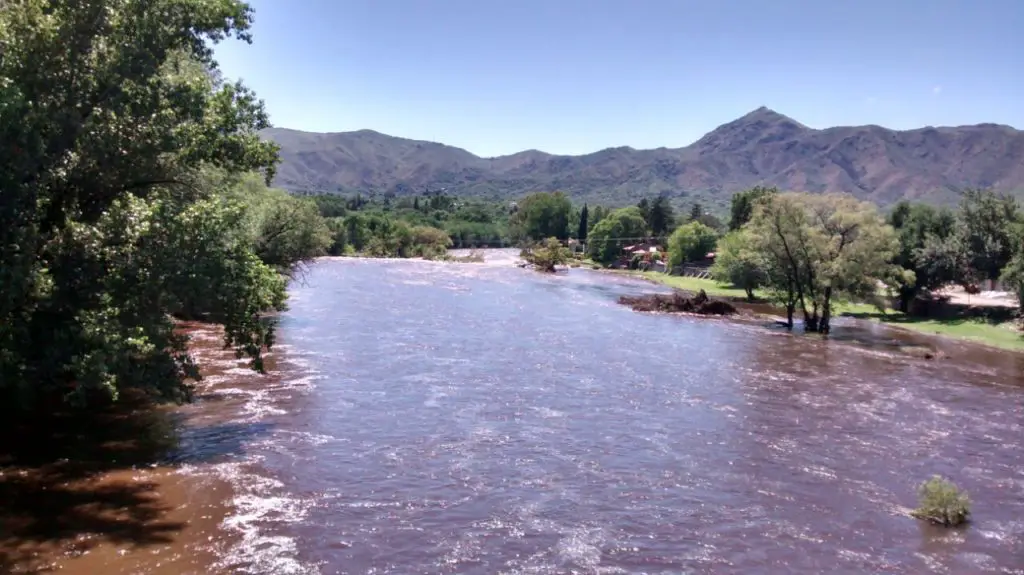 Río Cosquin: todo lo que necesita conocer sobre él