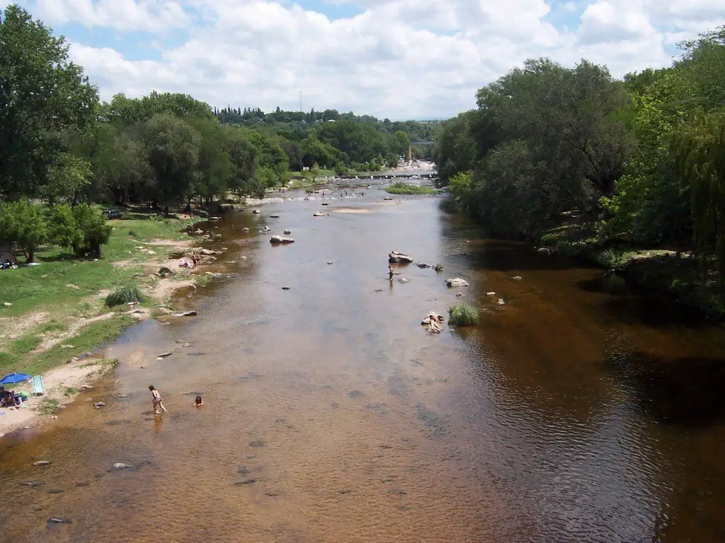 Río Cosquin: todo lo que necesita conocer sobre él
