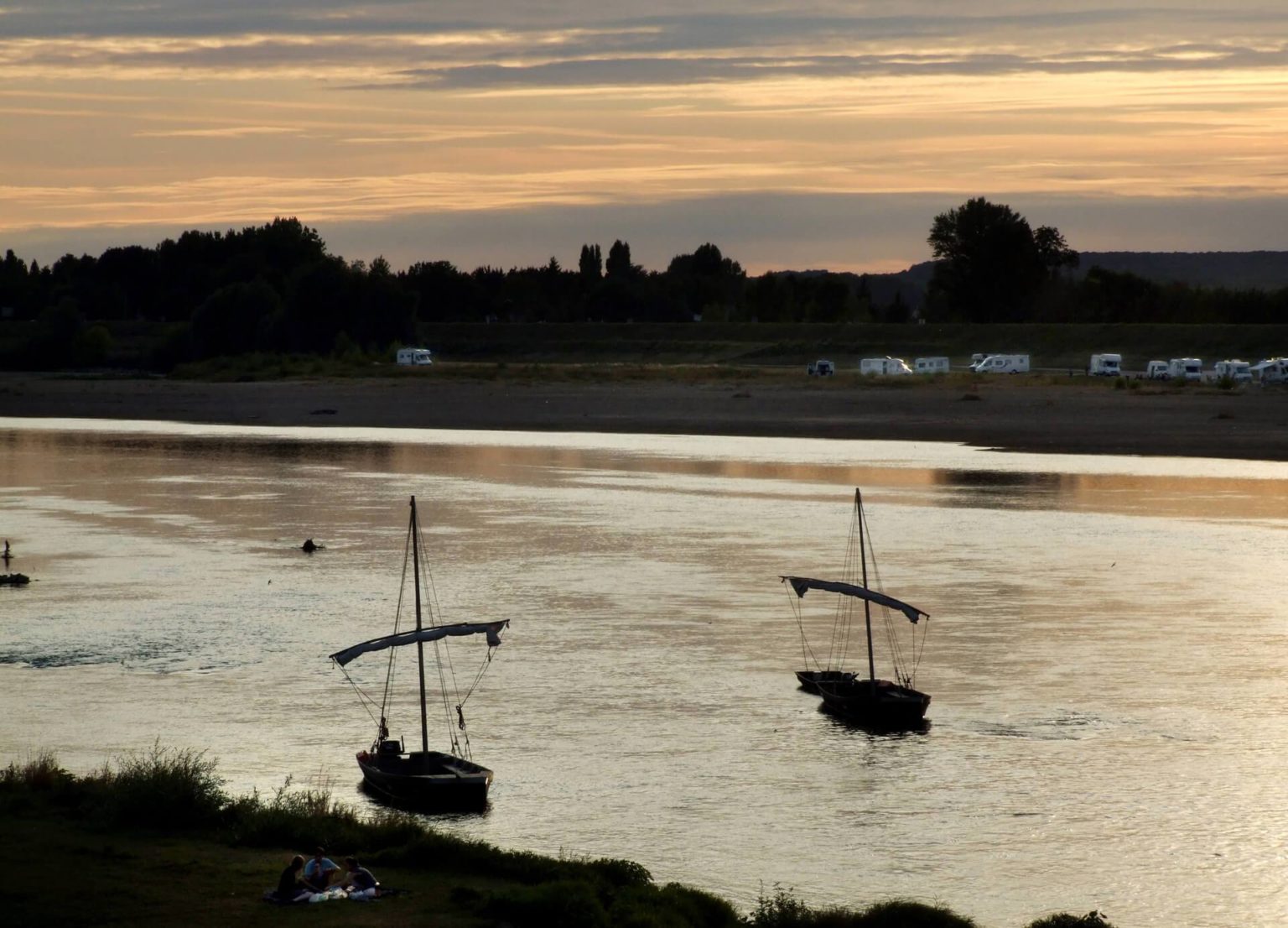 Loire River: location, map, and everything you don't know about it