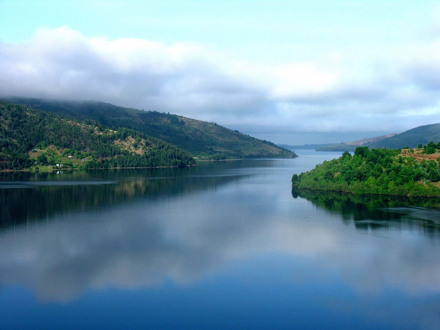 TODO ACERCA DEL LAGO LLEU LLEU, DE AGUAS CRISTALINAS