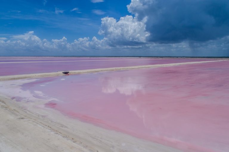 TODO ACERCA DE LA LAGUNA ROSA Y SUS AGUAS DE COLOR