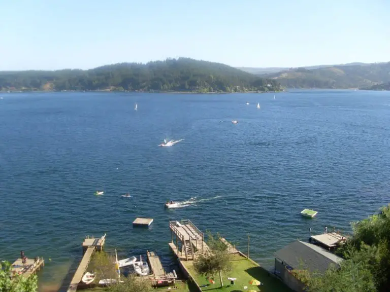 DESCUBRE TODO SOBRE EL LAGO VICHUQUÉN EN CHILE