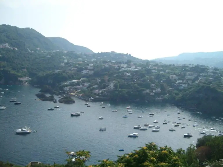 ISLA ISQUIA, UNO DE LOS MAYORES CENTROS TERMALES DEL MEDITERRÁNEO