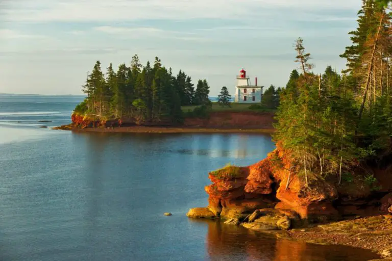 ISLA DEL PRÍNCIPE EDUARDO Y SU CAPITAL CHARLOTTETOWN, EN CANADÁ