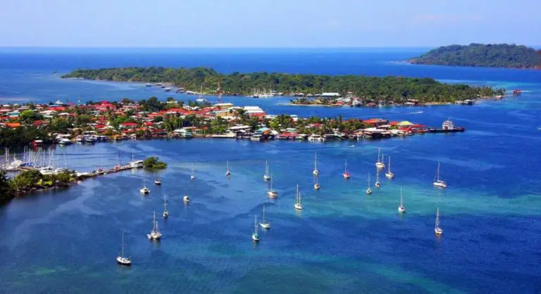 ISLA BOCAS DEL TORO, AGUAS CRISTALINAS DEL CARIBE PANAMEÑO