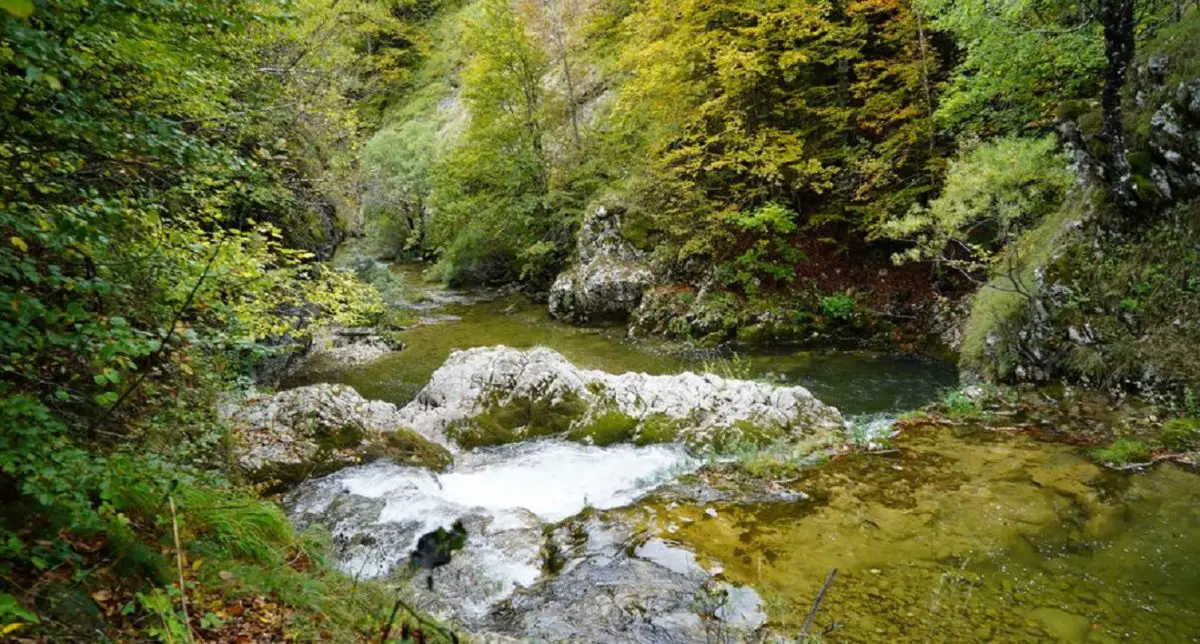 RÍO AQUERONTE, DE LA MITOLOGÍA GRIEGA SITUADO EN EL EPIRO