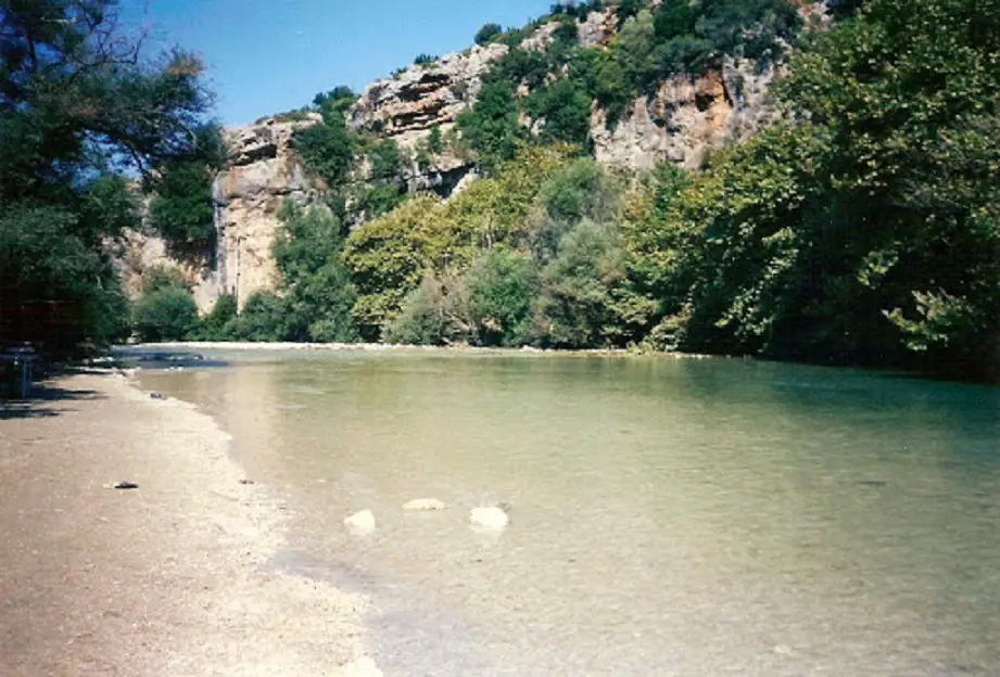 RÍO AQUERONTE, DE LA MITOLOGÍA GRIEGA SITUADO EN EL EPIRO