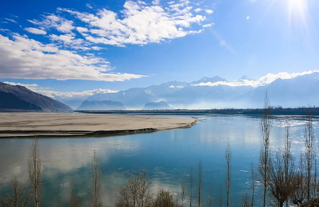 EL RÍO INDO, UNO DE LOS MÁS LARGOS DEL CONTINENTE INDIO